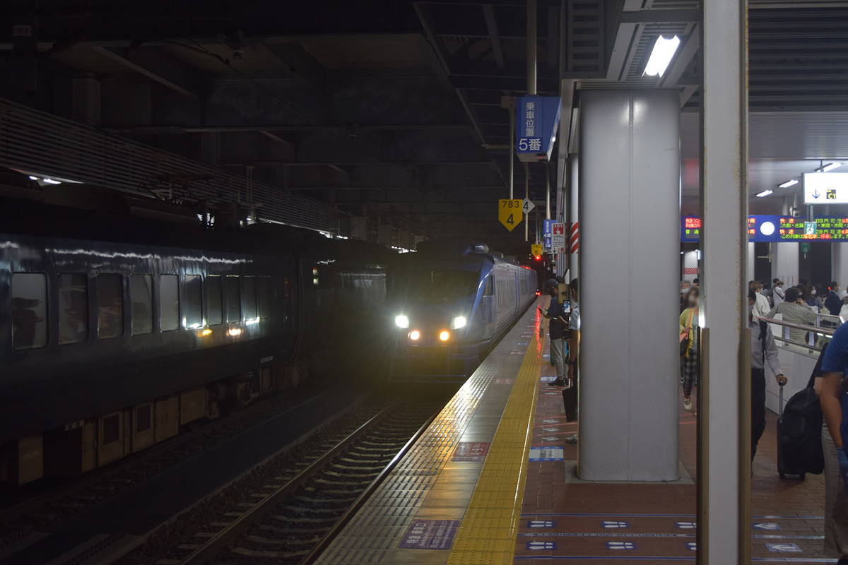 21:04発　鹿児島本線上り　特急ソニック57号　大分行き
